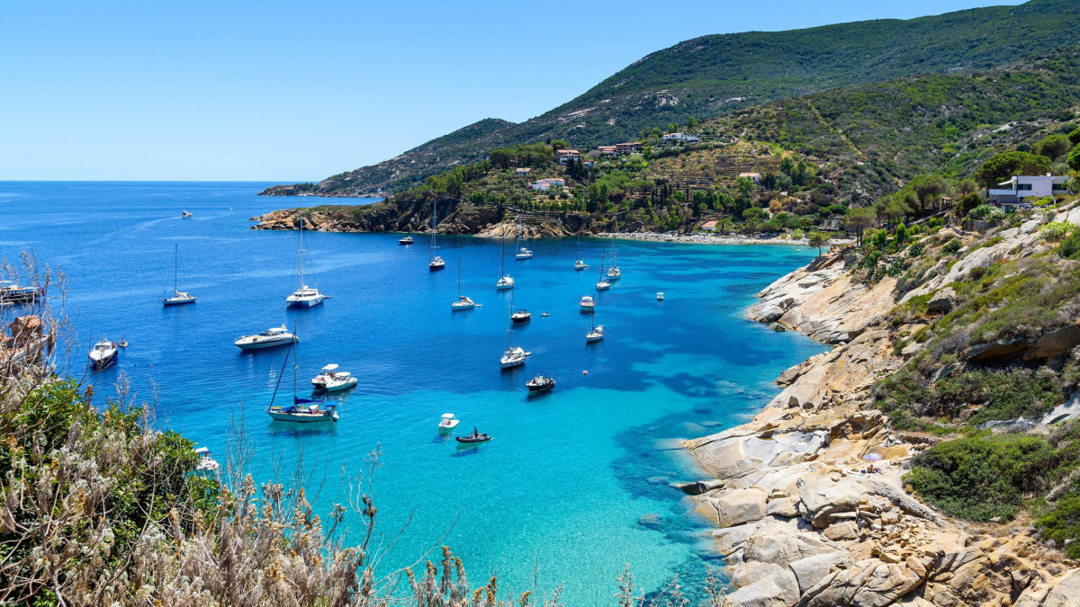 Embark on these mini-voyages off the Roman coast to islands steeped in myth